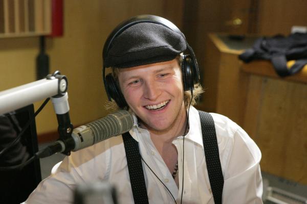 Alexander Acha visito ¡Ya Párate! | Fotogalería | Actualidad | LOS40 México