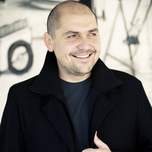 Rayli se encarga del espectáculo en una entrega de reconocimientos ...