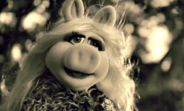 Miss Piggy hace su versión de "Hello" | Moda y Belleza | LOS40 México
