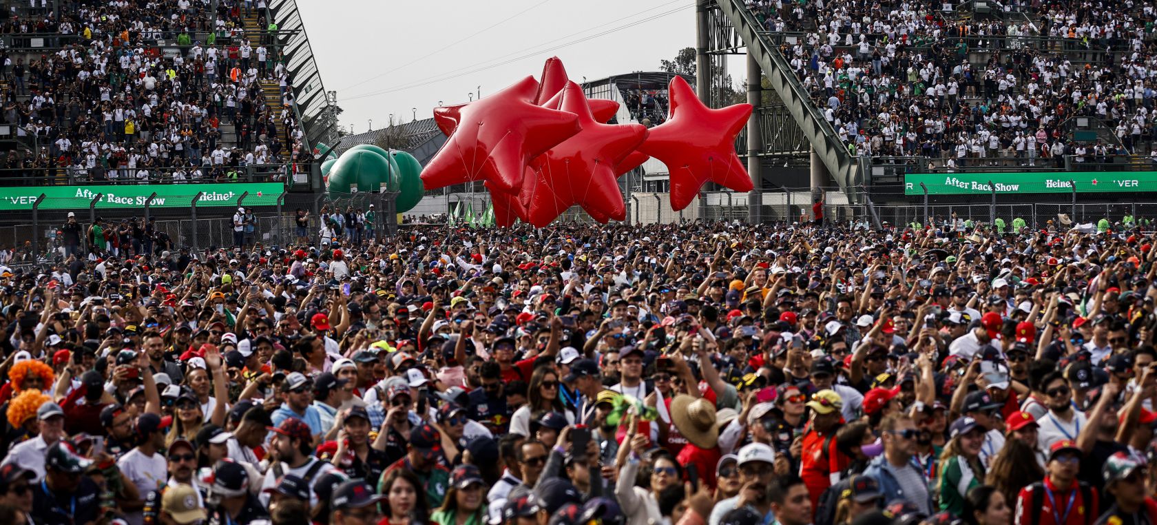 Payaso de rodeo fórmula 1: Aficionados de la F1 bailan "Payaso de Rodeo ...